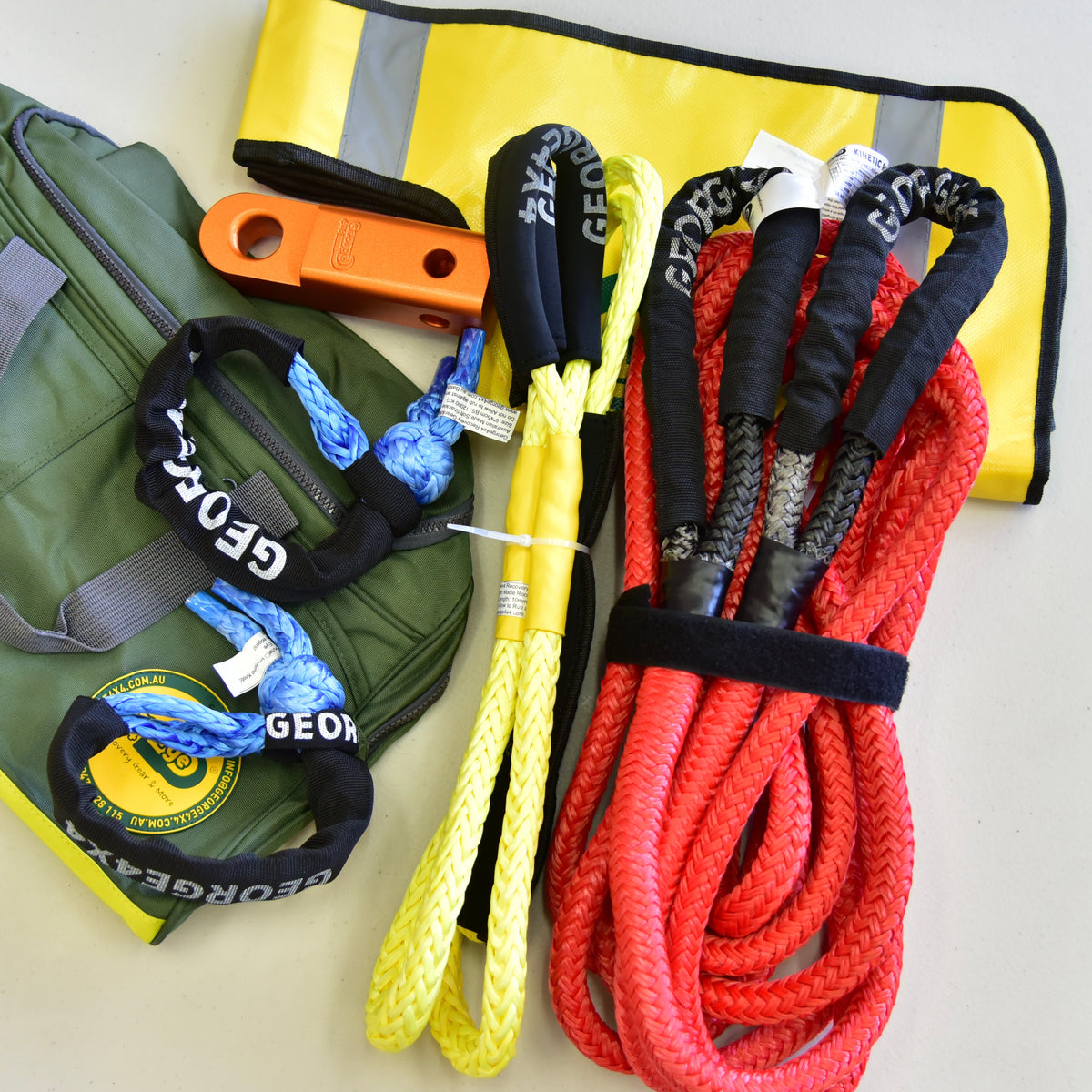 4WD Recovery kit: Kinetic Rope 5000kg + 2*Soft Shackles + Soft Shackle ...
