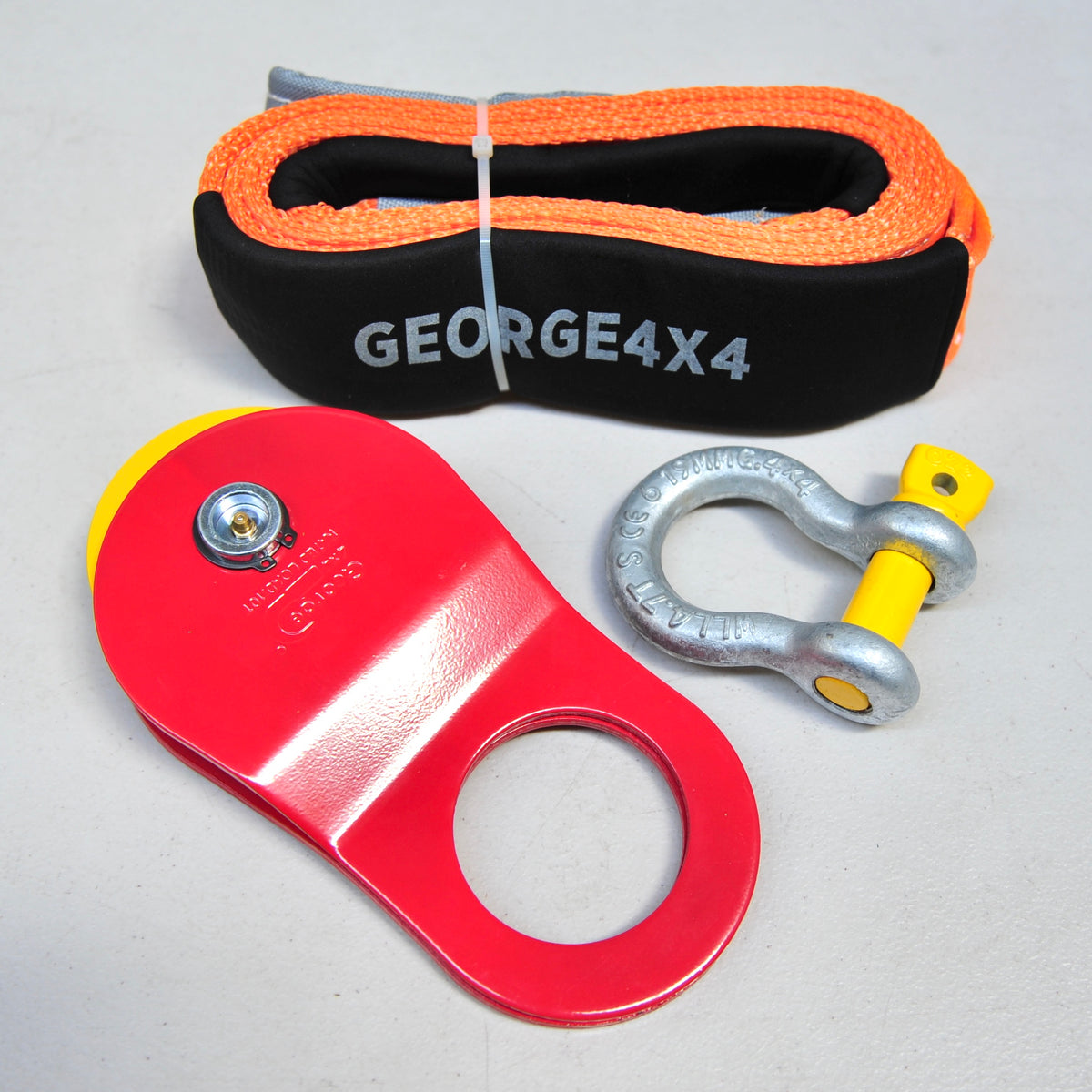 4WD Recovery kit: Tree Trunk Protector + Rated Shackle + 10T Snatch Bl ...